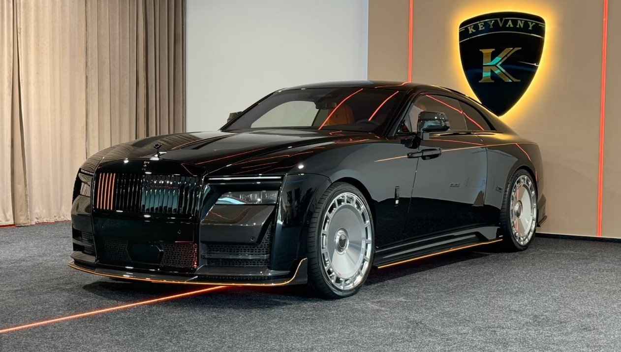 Купить Rolls-Royce Spectre Keyvany 2024 черный в Москве по выгодной ...